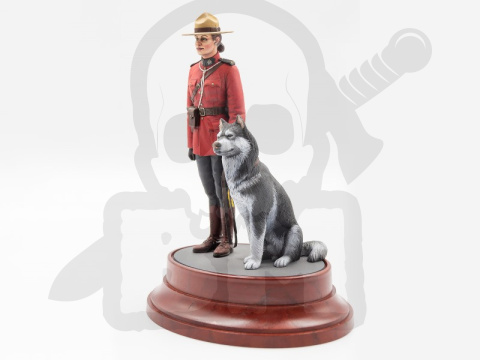 Battle-Models > RCMP Female Officer with dog 1:16